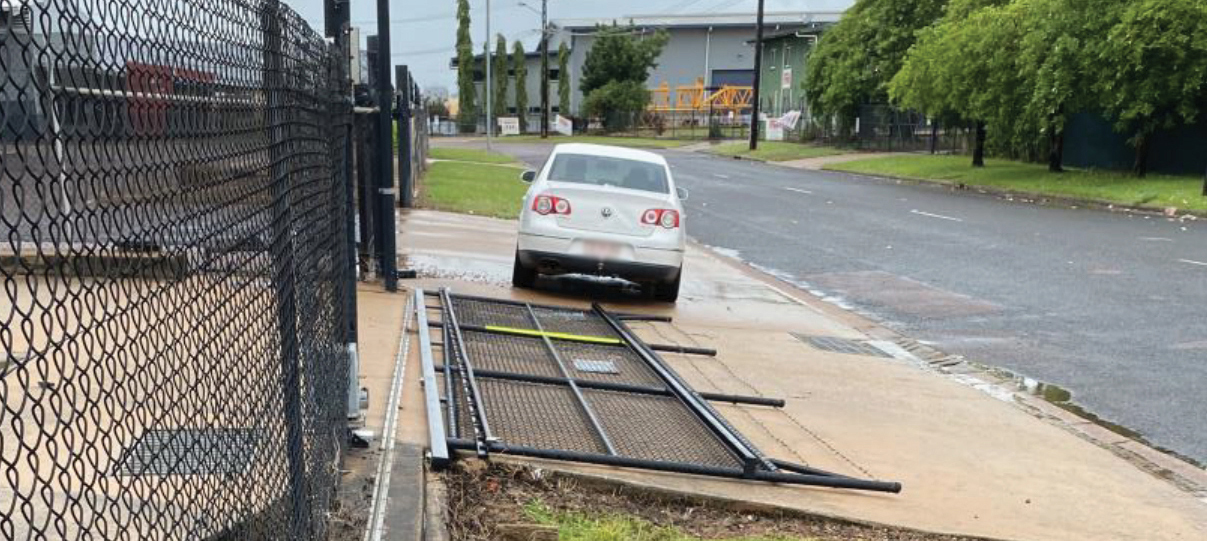 Worker crushed by falling sliding gate | NT WorkSafe